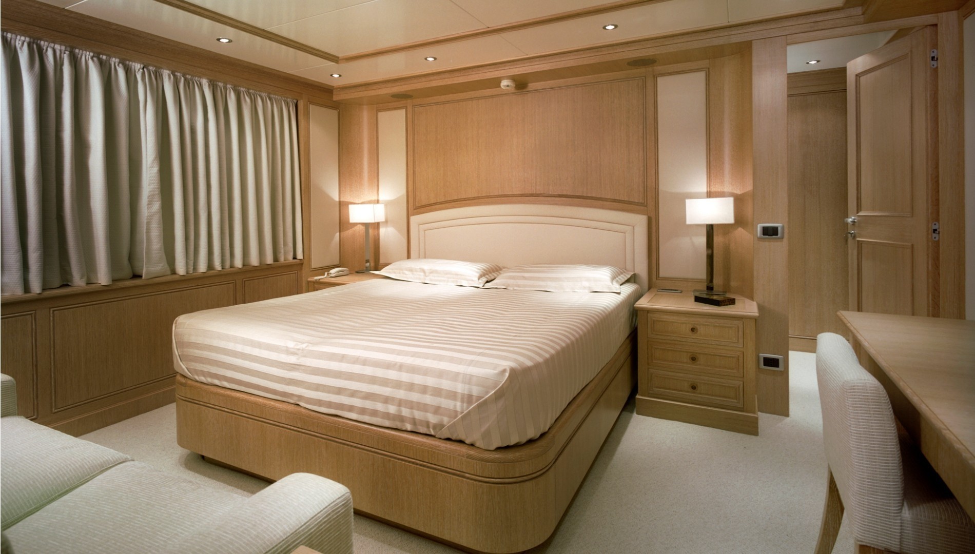 Yacht FERDY, Codecasa | CHARTERWORLD Luxury Superyacht Charters
